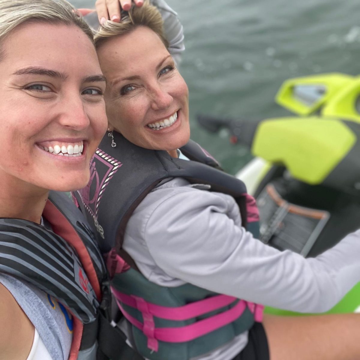 3 Good Gifts, feat. Betsy Davies, Tracy Kornet, Shelby Moody – Bacon on ...